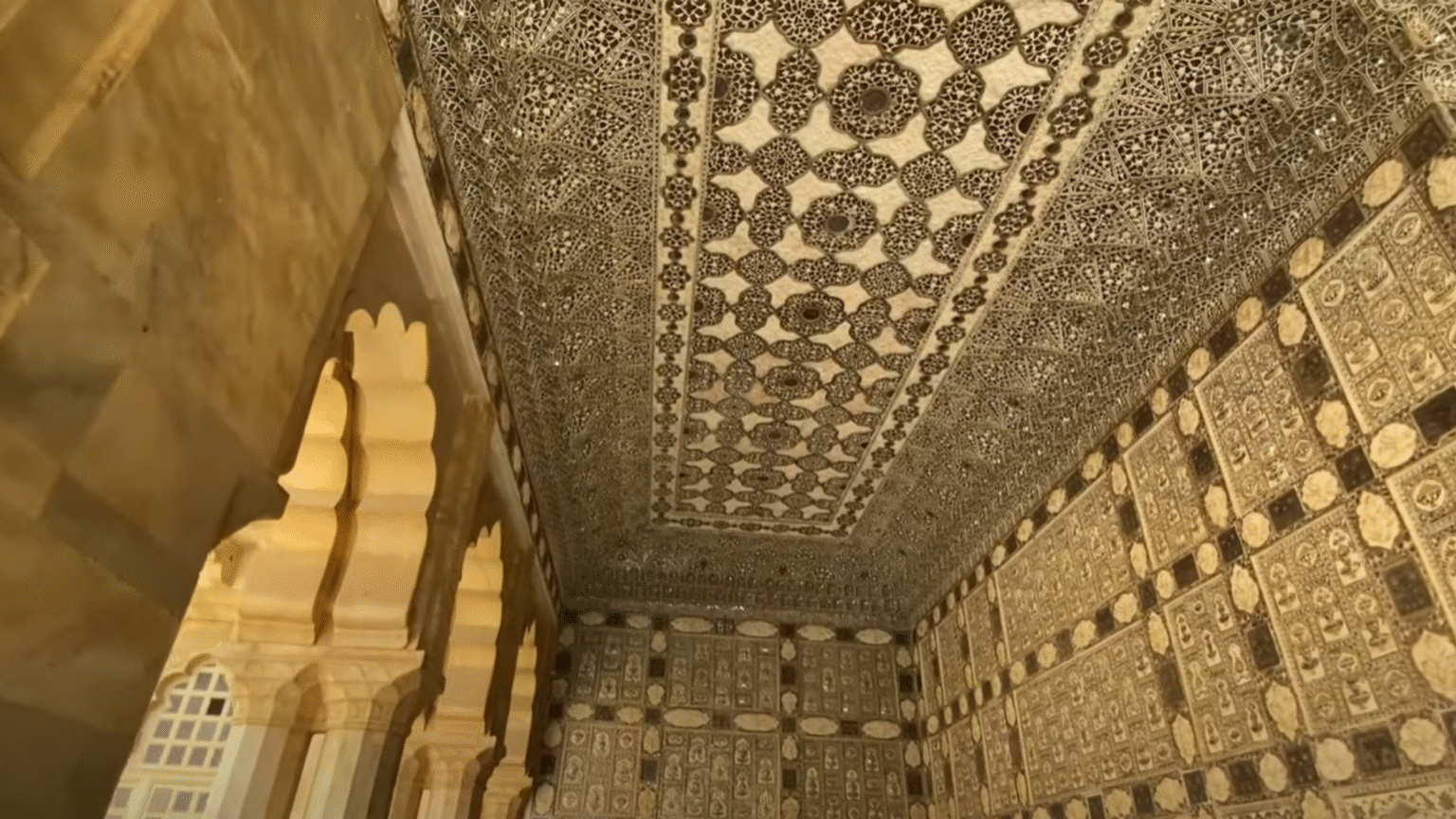 Sheesh Mahal Jaipur – Entry Fees, Timings, History, Architecture ...